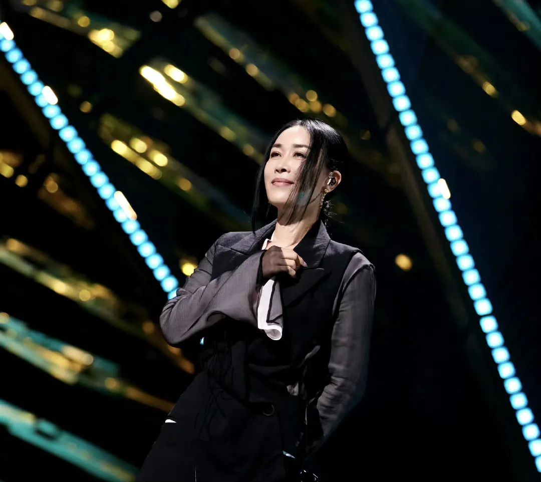 Naying Ma Jiaqi, Bailu, Michelle Ye, Xu Huaiyu, Jolin Tsai - iNEWS