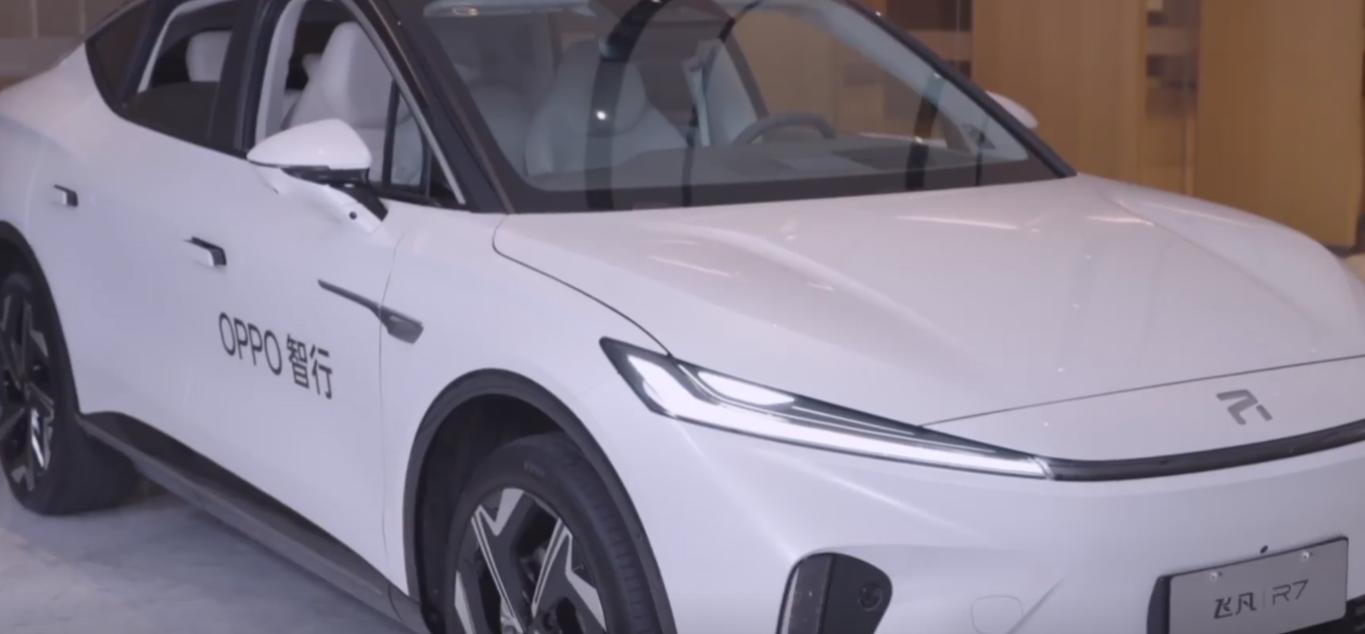 Li Xiang experienced OPPO CarLink on the spot. What is the difference ...