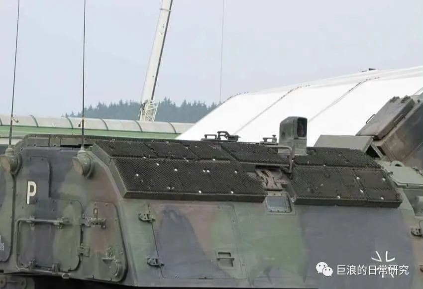 The "Hedgehog Armor" used by the PzH2000 self-propelled artillery is ...