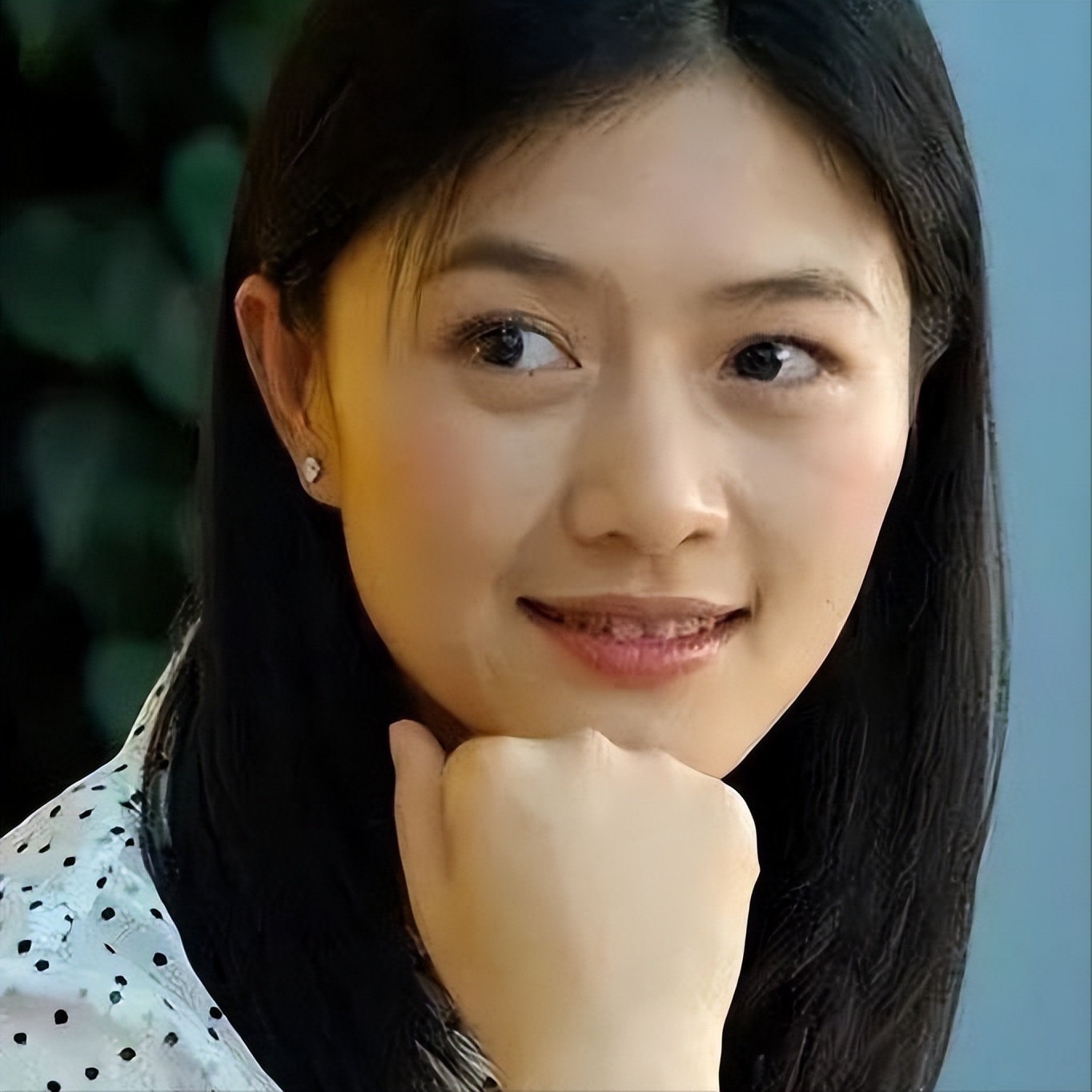 First love Lu Yi, crazy love Wang Zhiwen, after the rich husband died in prison, she received 13 ...