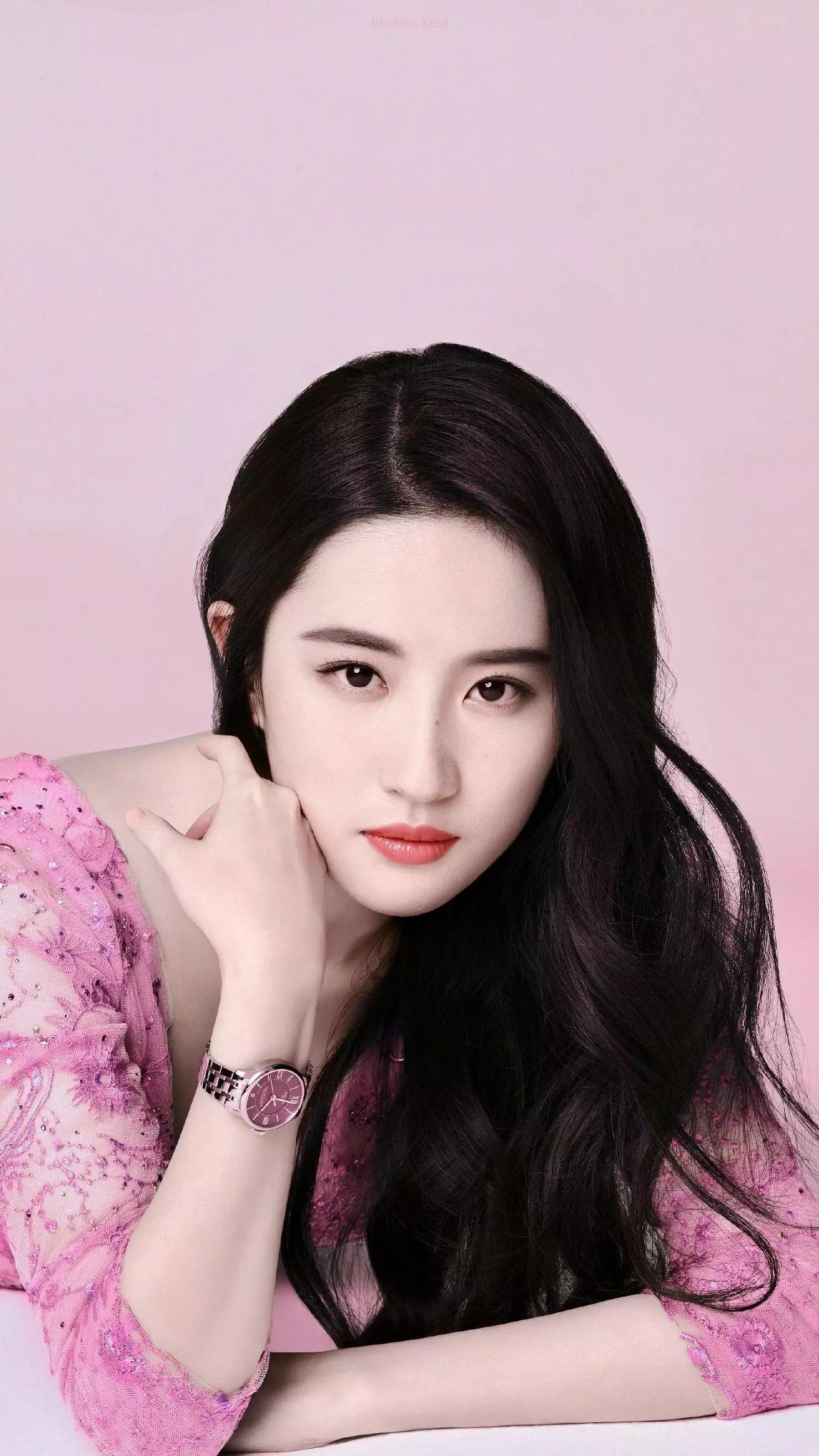 Liu Yifei's fairy beauty frightens wild photos with "round face ...