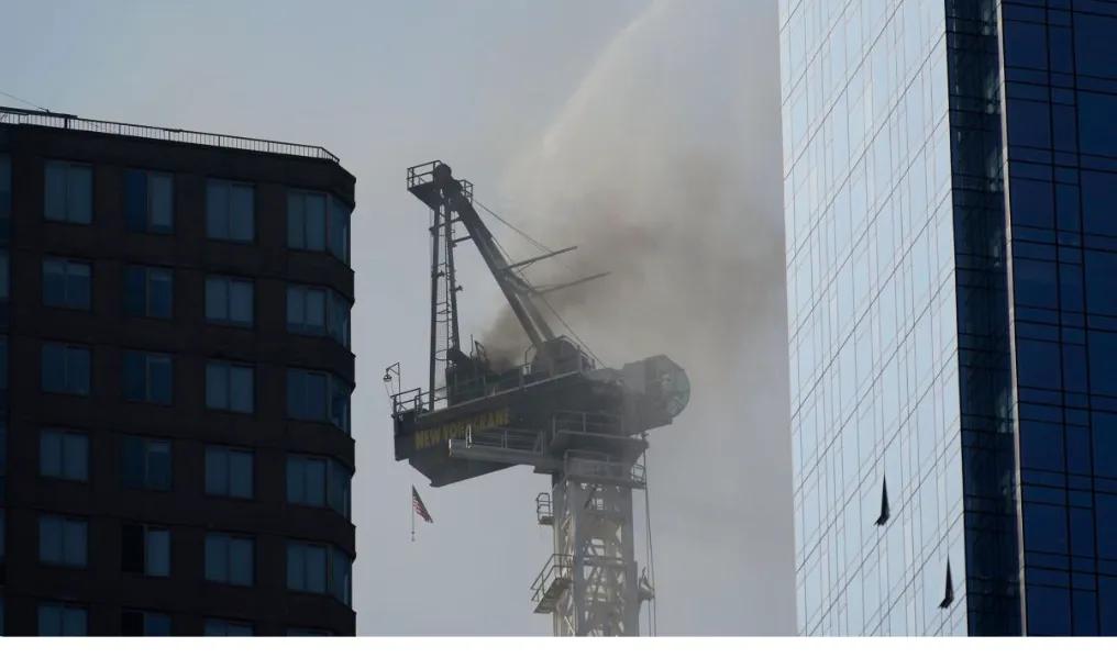 6 injured as crane collapses in New York - iMedia