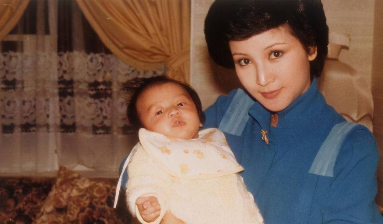 Deborah's abandoned baby transformed into a Hong Kong sister, gave ...