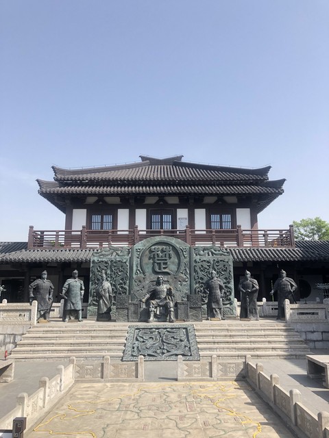 Chinese History: Why did Xiang Yu kill himself instead of fighting Liu ...