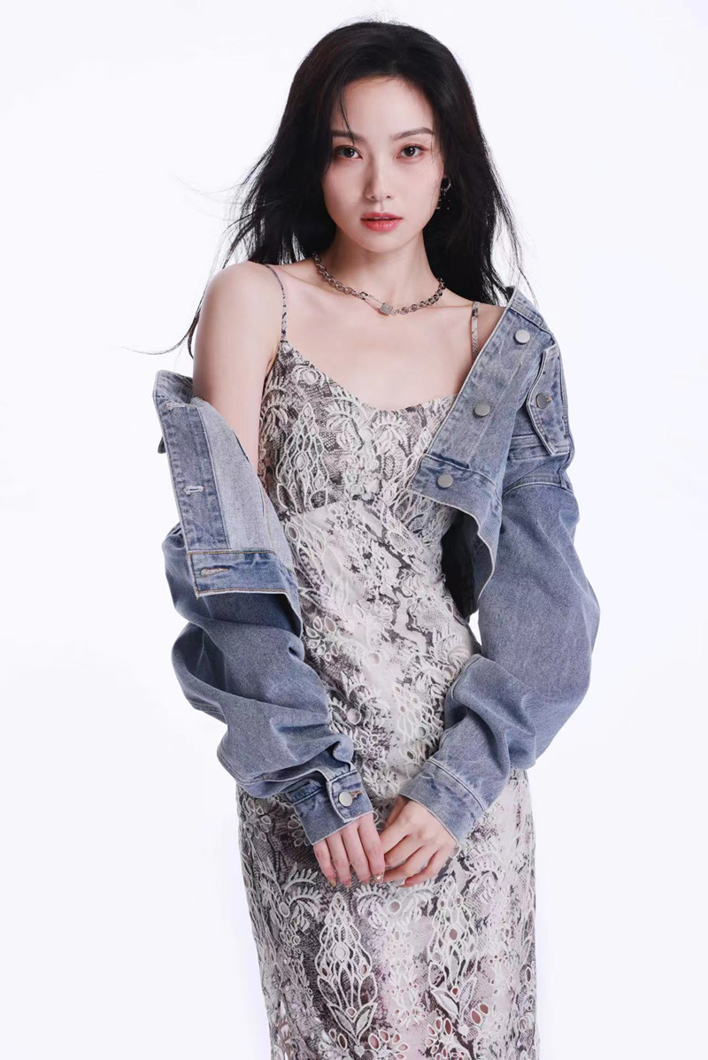 Actor Chen Xi was invited to an exclusive interview with the October issue of "Fashion Beijing ...