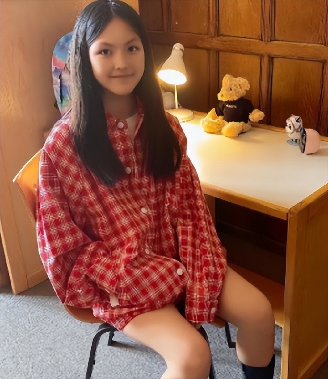 Wang Shiling's paintings are warm and healing, but Huang Duoduo's are ...