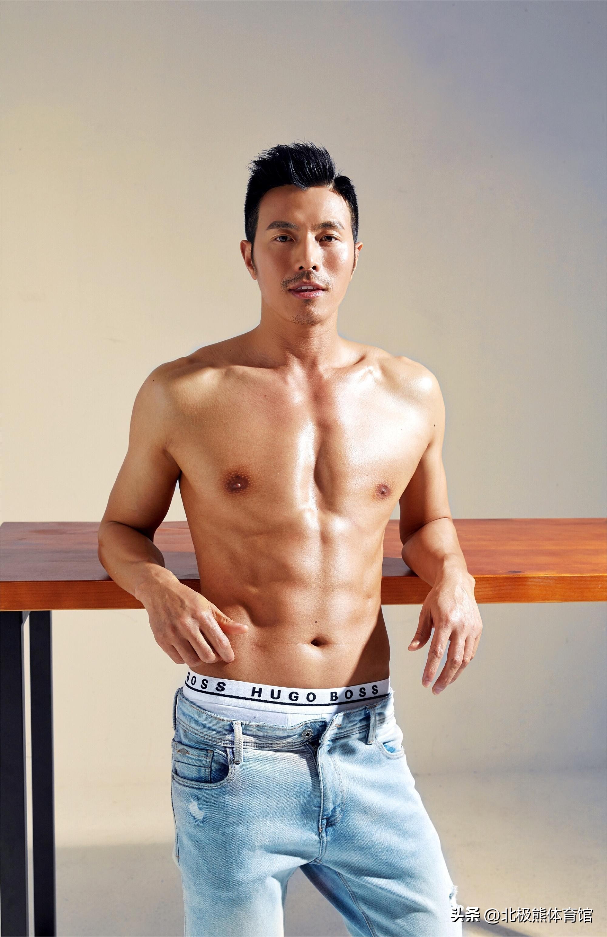 Li Xiaobing - "China's Good Boy" - iNEWS