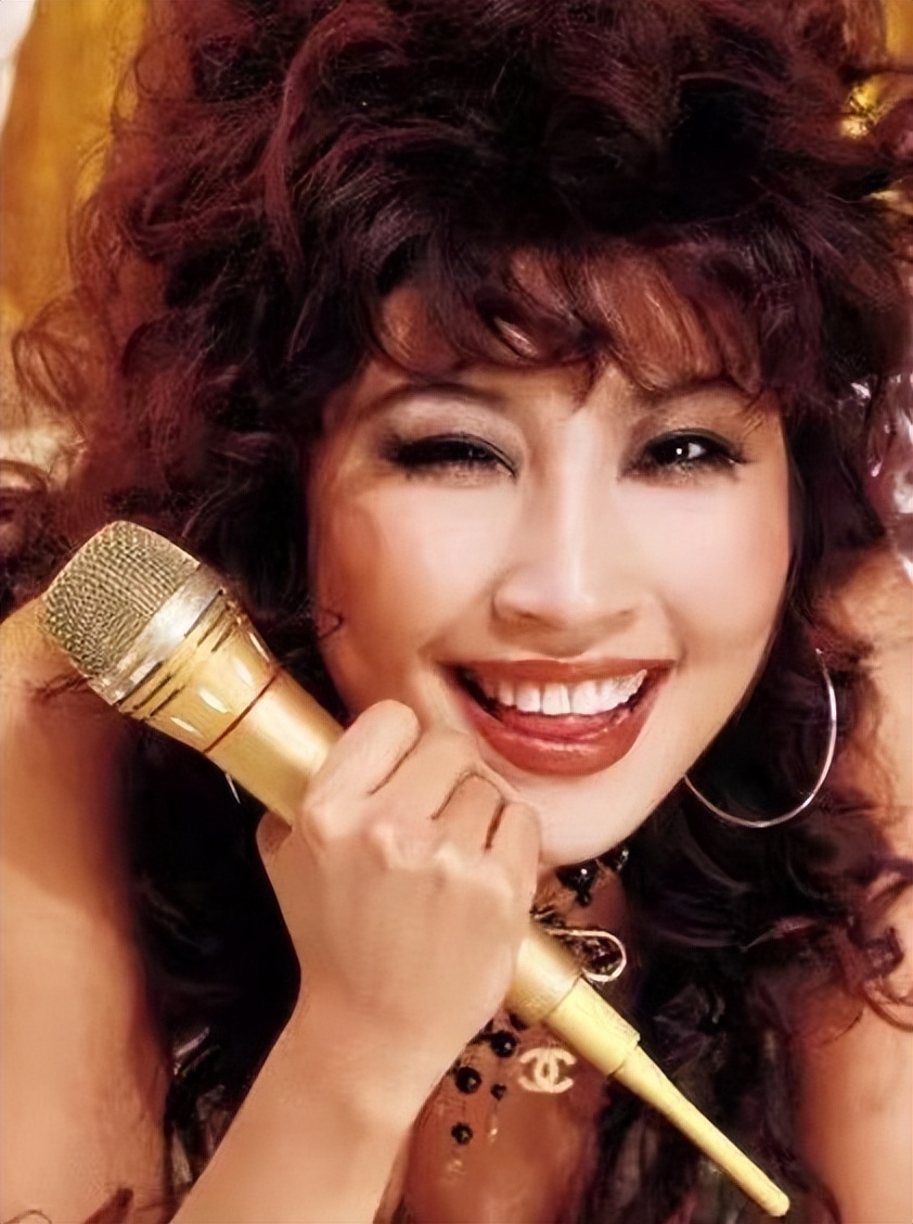 Watching the "Queen of Disco" Zhang Qiang 35 years later, did I know ...