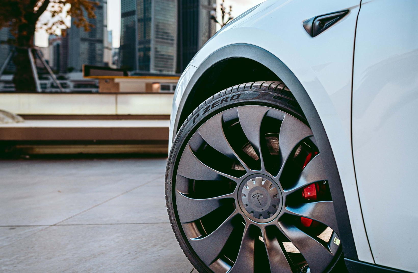 Tesla announces price cuts in Japan! - iNEWS