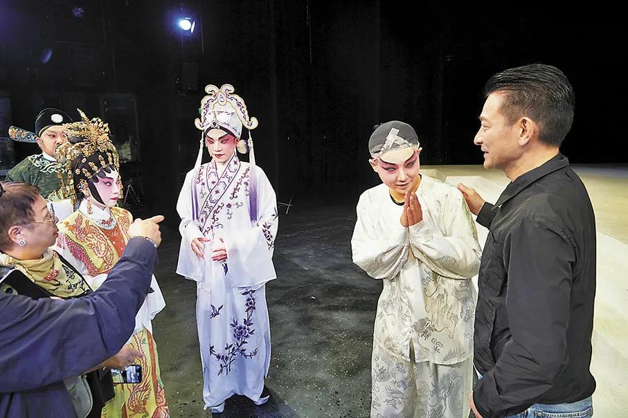 "Emperor Flower" 65th Anniversary Student Edition Performance, Andy Lau ...