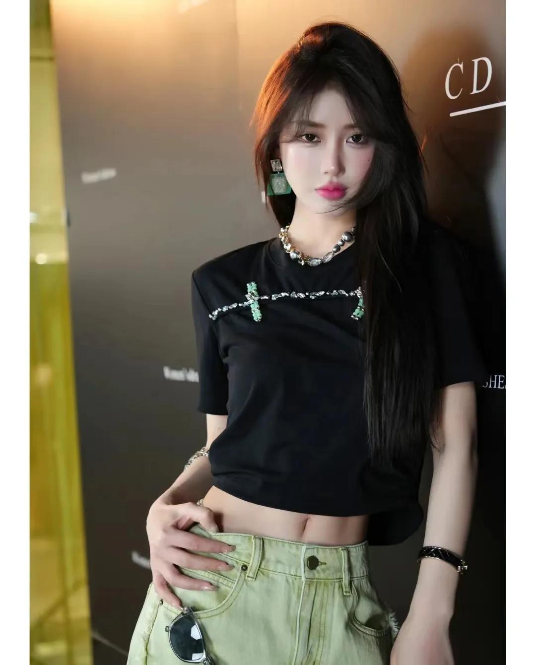BM style hot girl short T - iNEWS