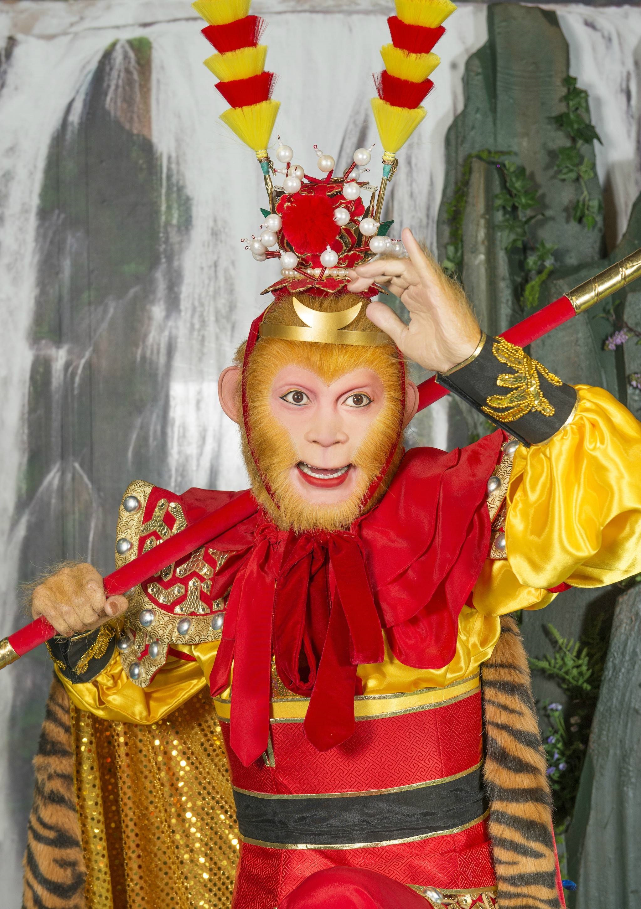 New photos of 63-year-old Liu Xiaoling Tong and his wife Yu Hong. The ...