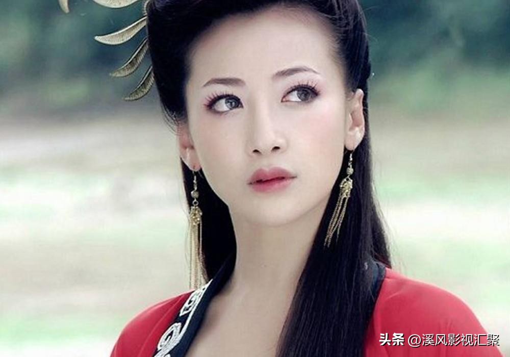"Moon Song Xing" Chen Zihan plays the ruthless demon king, her ruthless ...
