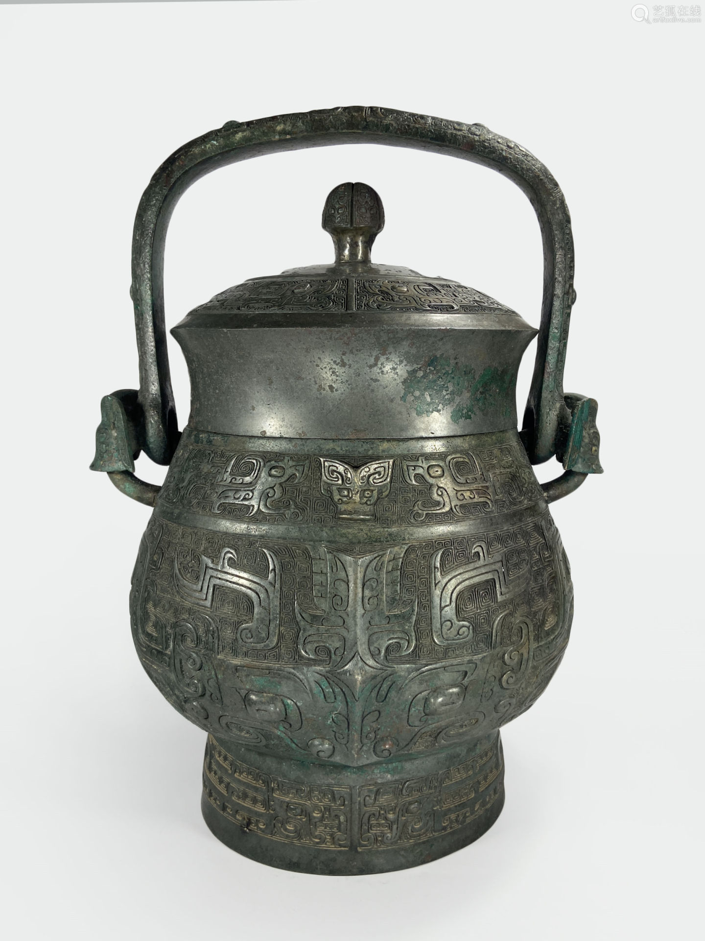 Taotie pattern: the pattern of a ferocious and gluttonous beast in ...