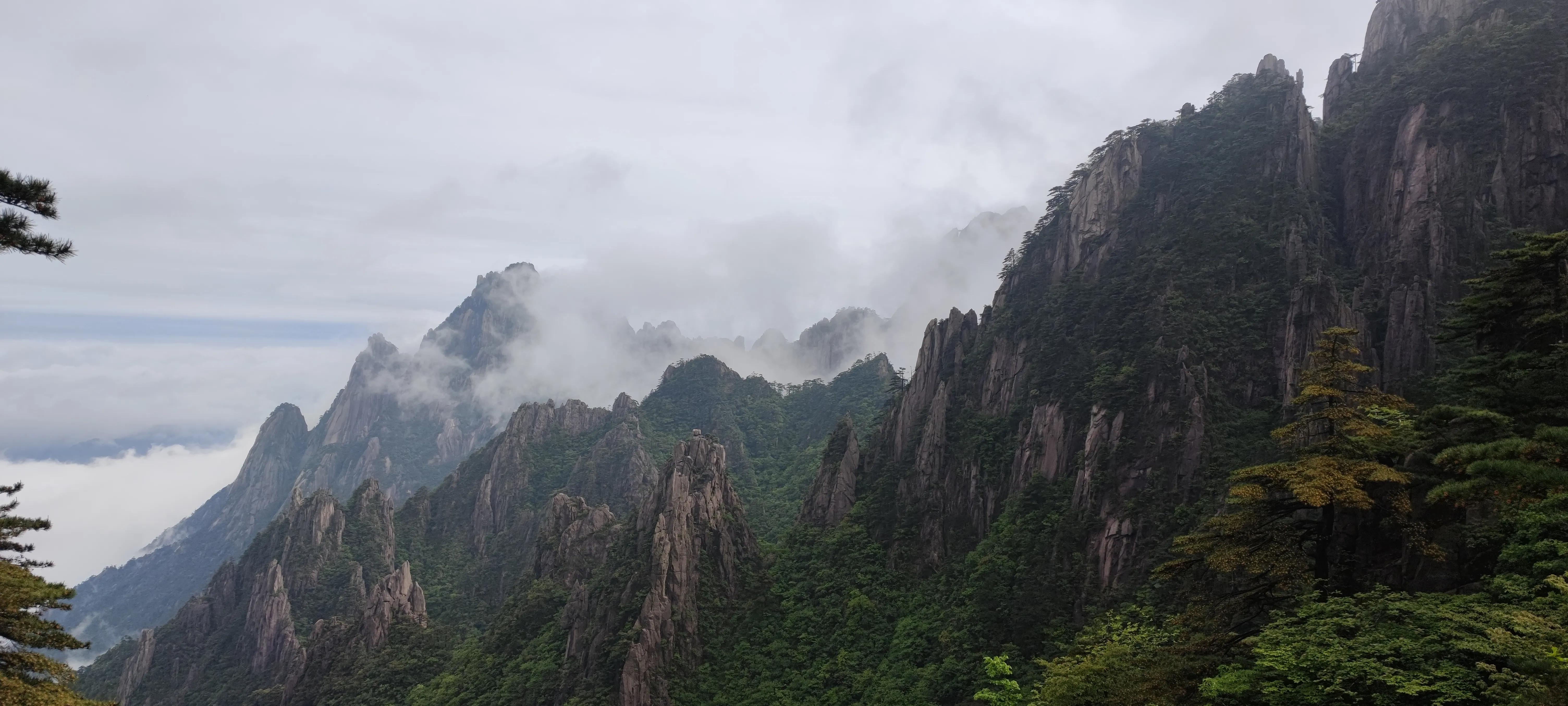 Slow down, relax, love this fireworks every day, let the rain in Yannan ...