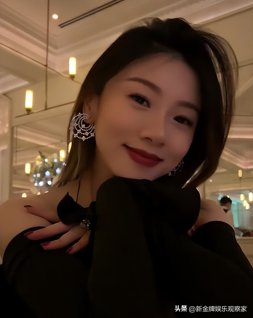Zheng Kai's ex-girlfriend Cheng Xiaoyue is a mother, her husband is a ...