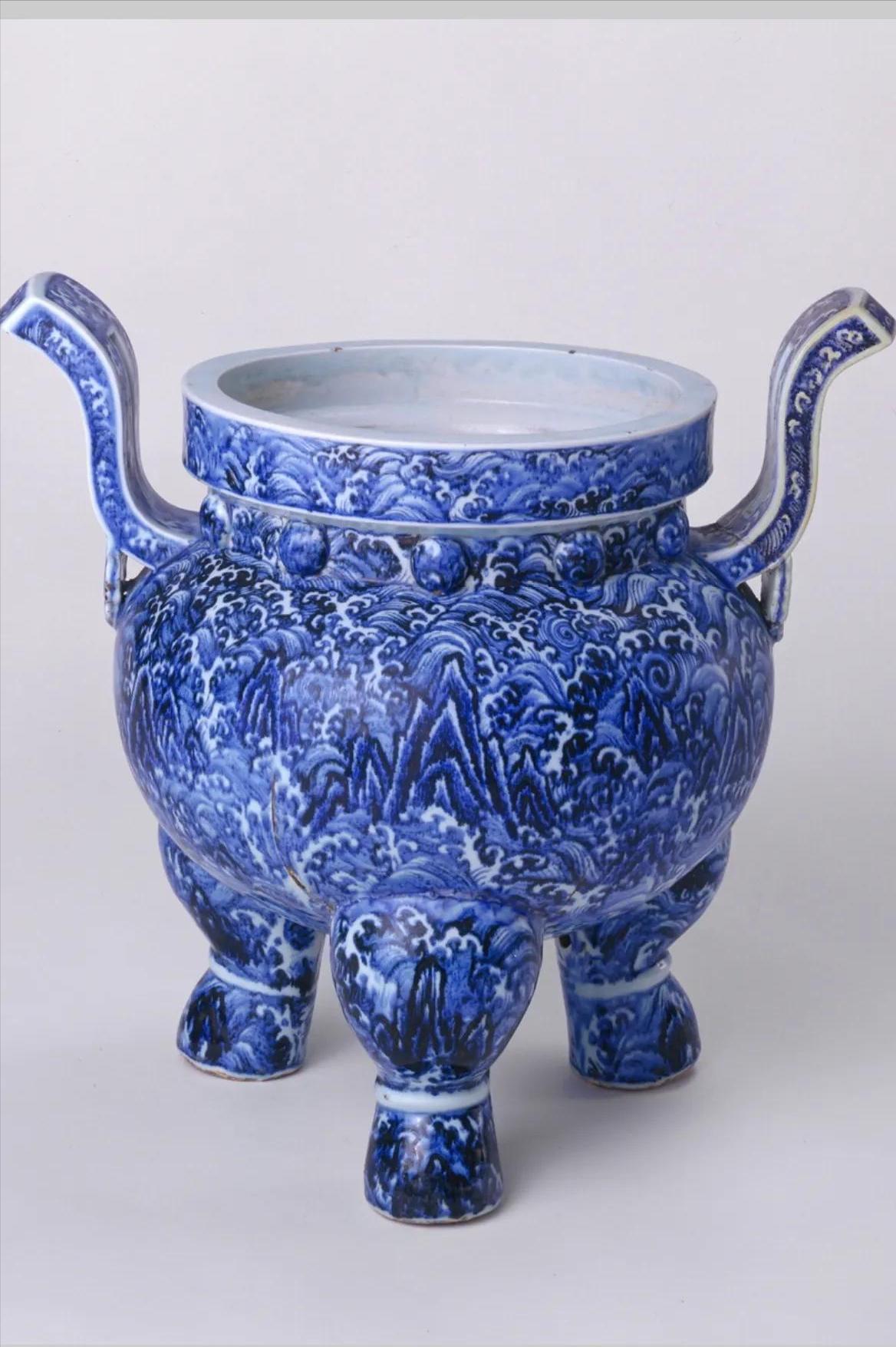 Ming Dynasty Blue and White Porcelain - iNEWS