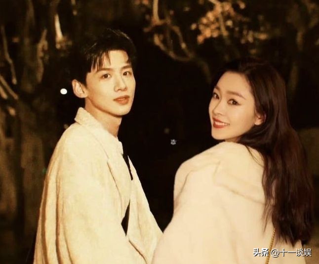 Bai Jingting and Song Yi showed affection again, the man waited for Song Yi to get off work ...