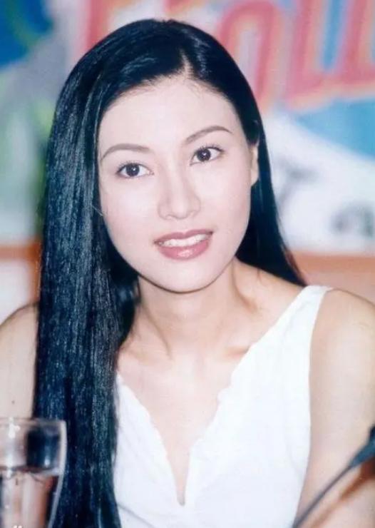 Li Jiaxin, who is known as "Stunningly Beautiful", how did she become ...