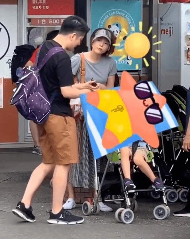 Dong Qing was photographed on the street. Without makeup and many ...