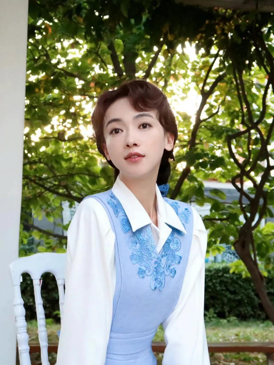 Beauty Wallpaper No. 345 - Wu Jinyan - iNEWS