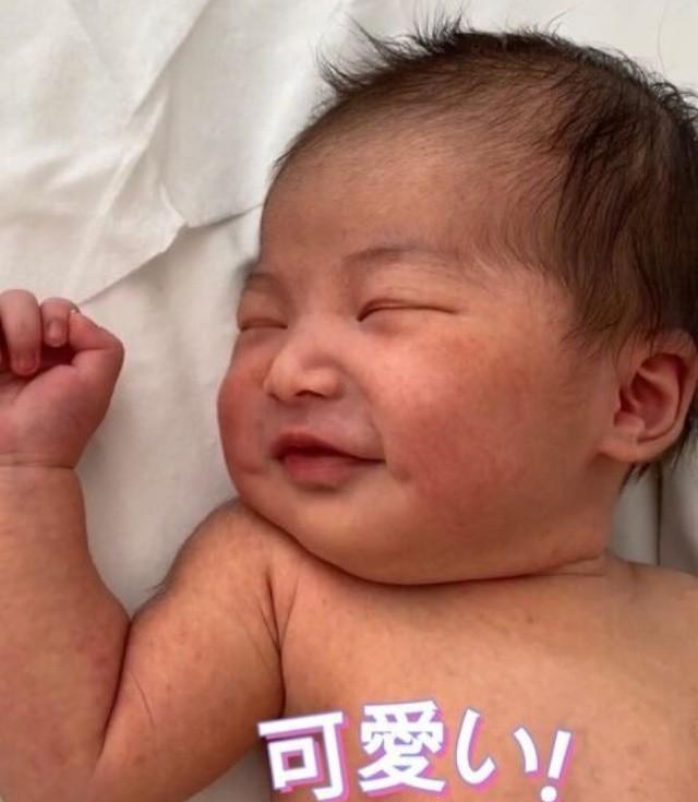 For the first time, Zhu Zhu exposed her daughter's true face and name ...