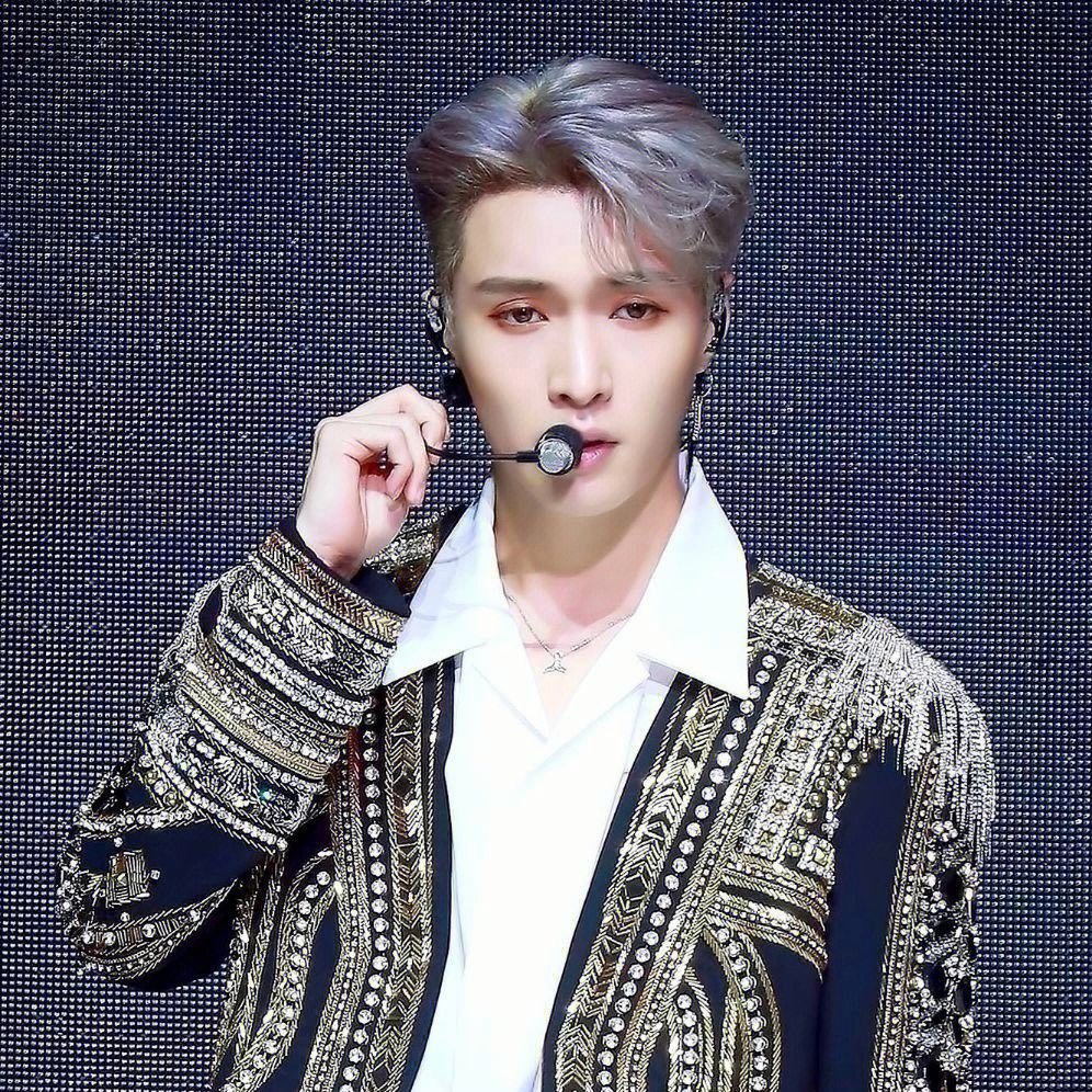 How big is the gap between Zhang Yixing and Liu Yuxin in singing and dancing to the ceiling ...