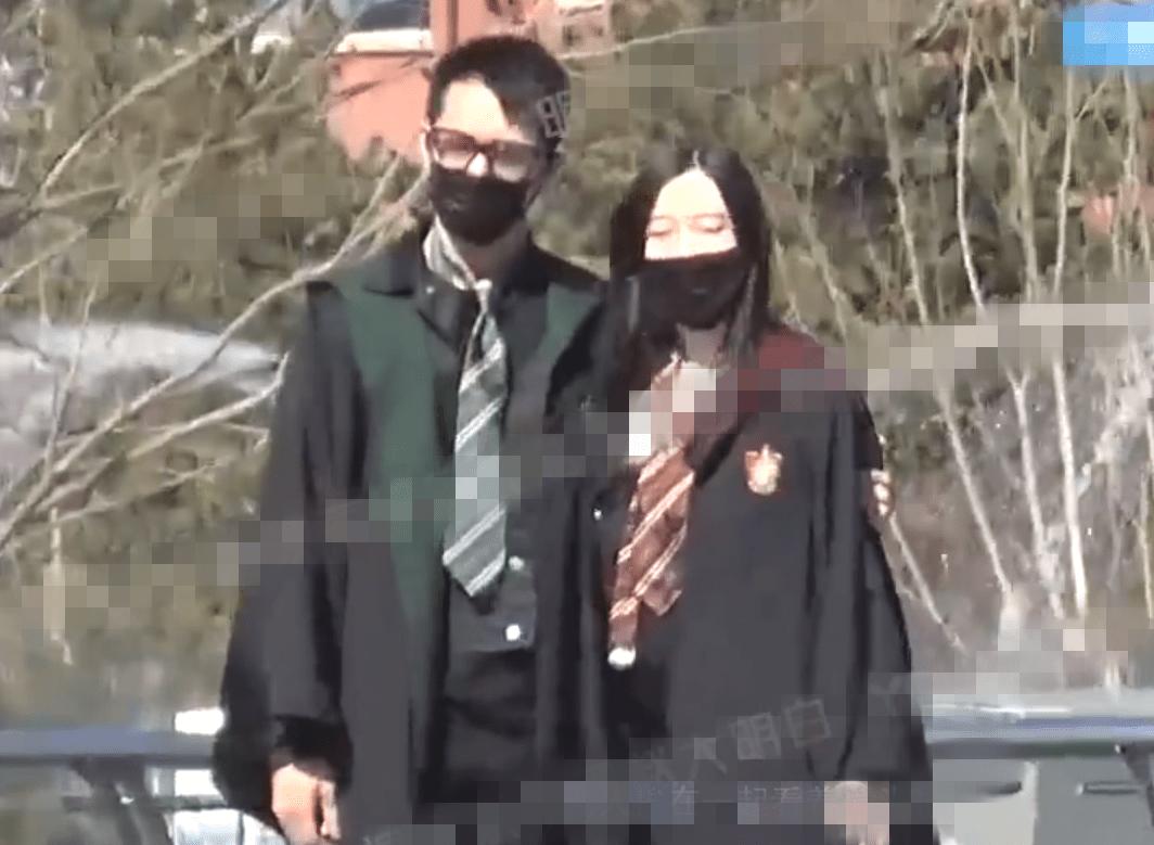 Xu Weizhou and his wife, Universal Studios, take a sweet selfie in the ...