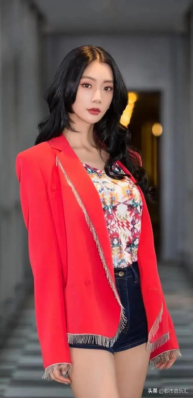 Asia's first beauty Clara moved to China and became popular in the ...