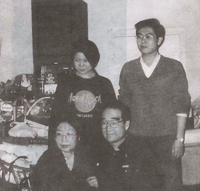 This photo of Li Min and Li Ne foreshadows their different lives later ...