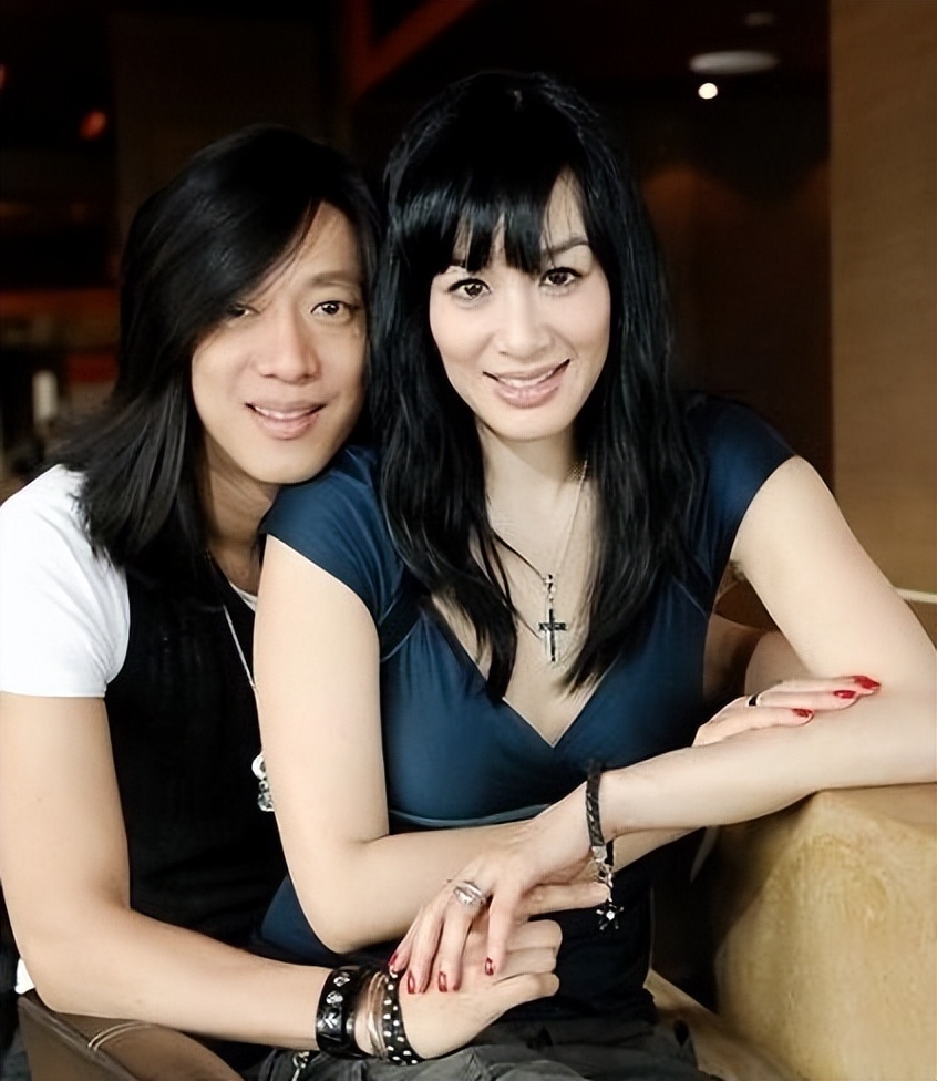 Zhong Liti's ex-husband Yan Zheng: The two fell in love at first sight, 8 years of marriage, but ...