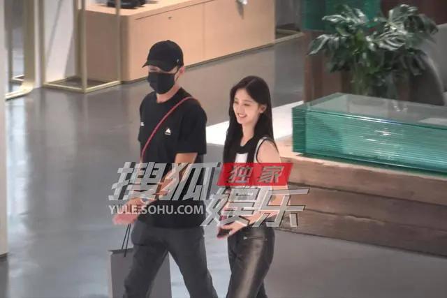 Lin Gengxin's new girlfriend took an intimate photo, she is stunningly ...