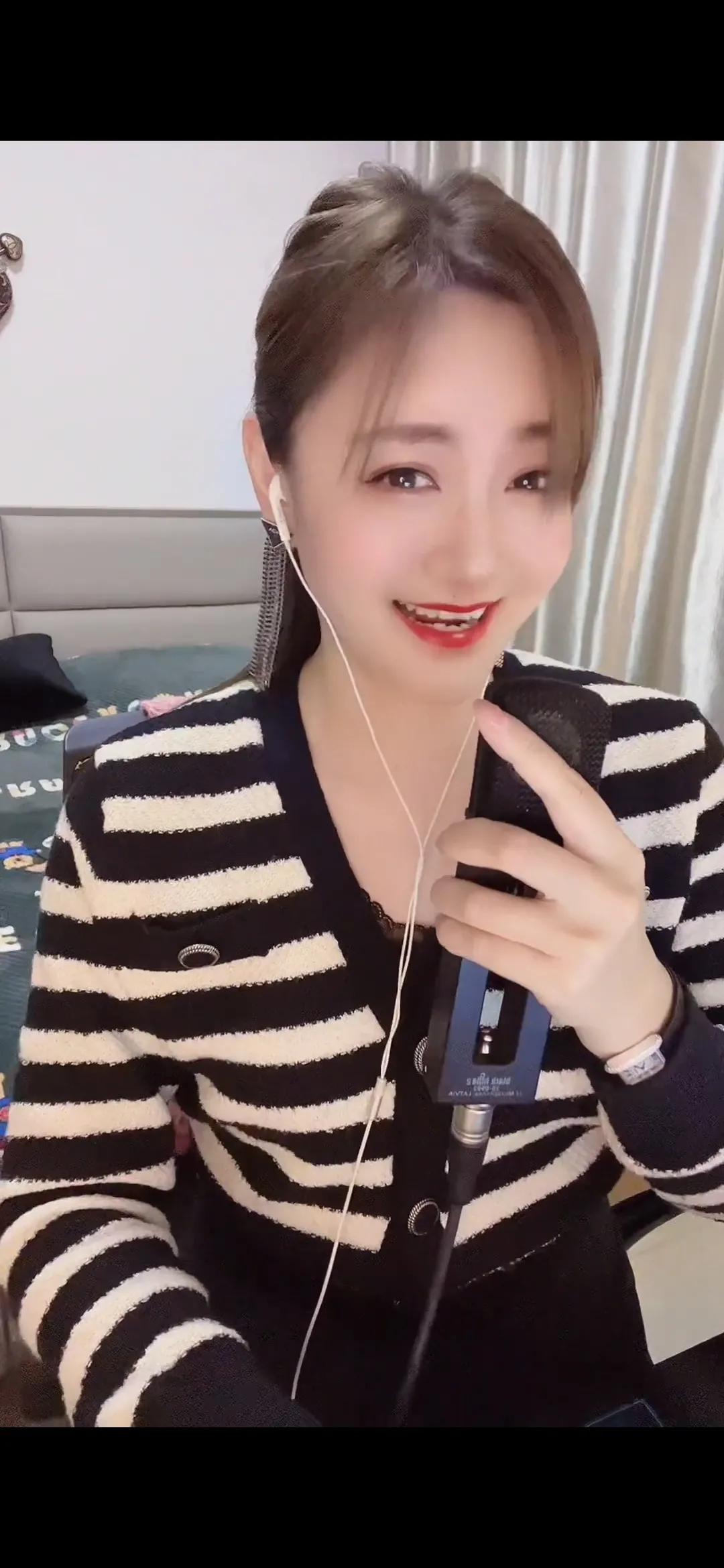 Country love Chen Shuang, now 33 years old is still very beautiful but ...