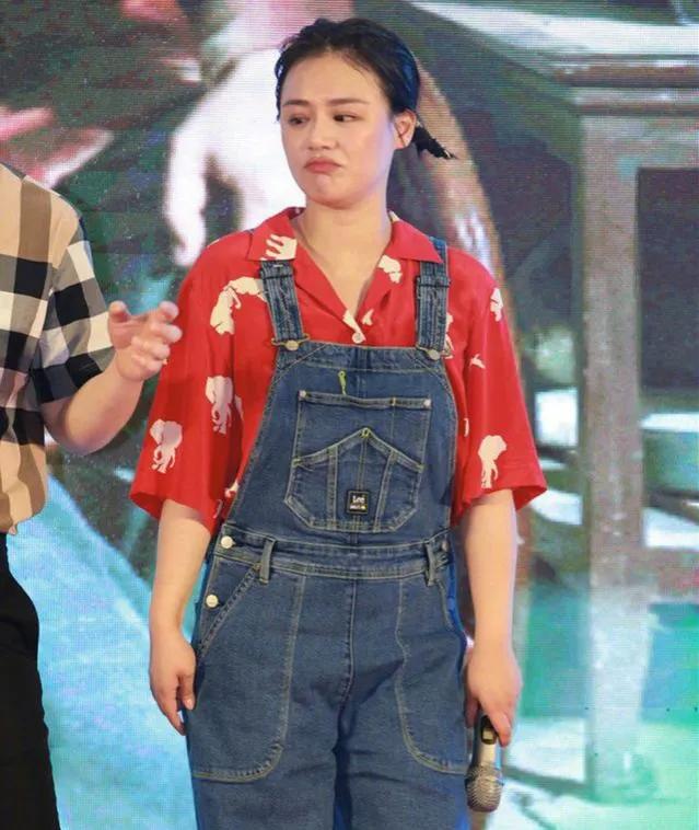 Ma Sichun bid farewell to Ou Hao and Zhang Sizhe. The picture posted on ...