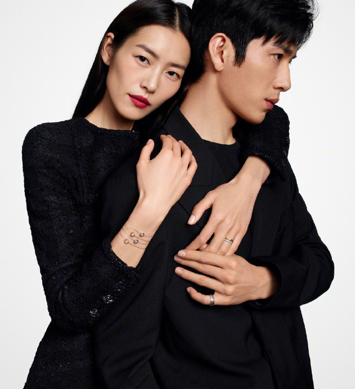 Yang Zi, Jiang Qiming VS Jing Boran and Liu Wen, whose couple outfit is ...