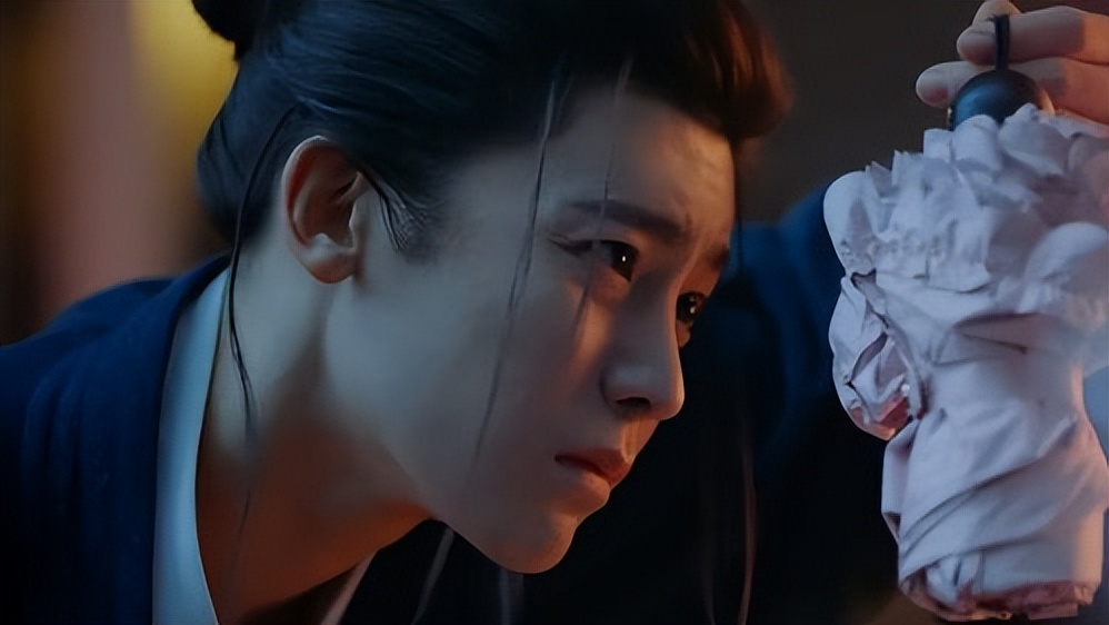 The live-action drama "Under One Man" started, Feng Baobao acted like a ...