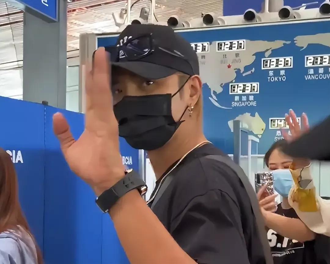 Who does Luo Zhixiang's moral bottom line affect? - iNEWS