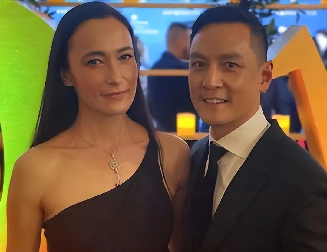 Wu Yanzu and his wife are more and more like brothers and sisters!The ...