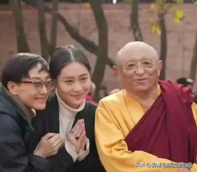 Picture 1 shows Li Zhi when she was young. She was sexy and beautiful ...