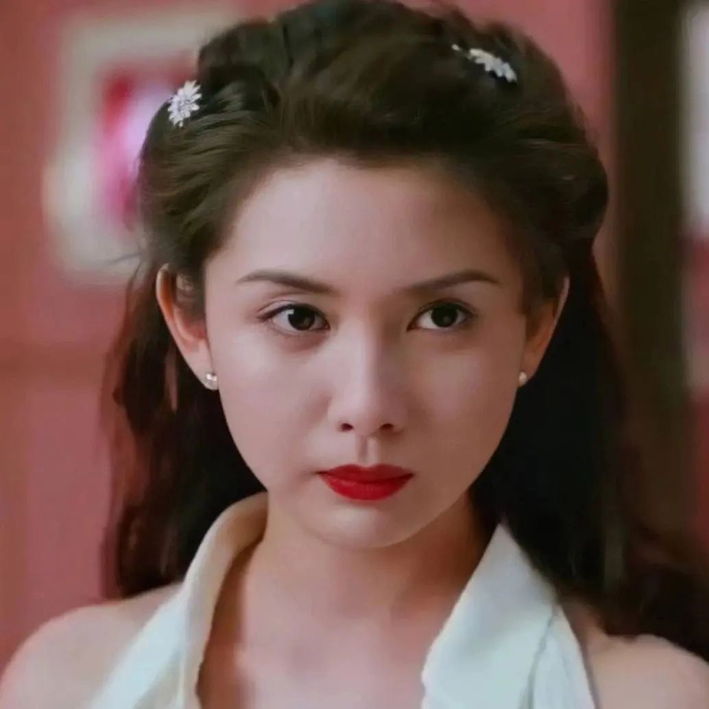 The three female Hong Kong stars who are famous in "Feng Yue Film" are ...