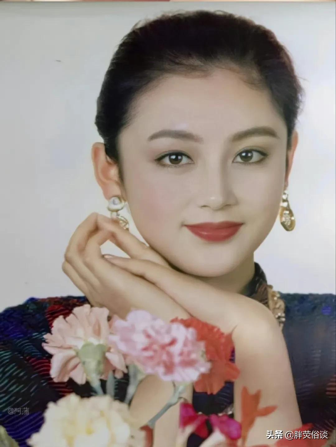 When she was young, Chen Hong was really beautiful and beautiful, no ...