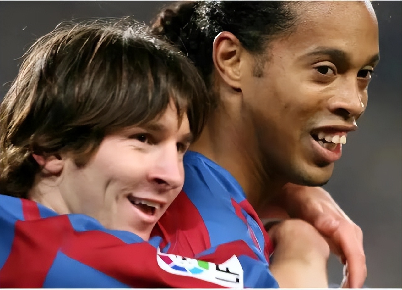 Ronaldinho's son has grown up! The face value is much higher than that ...