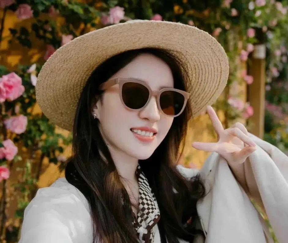 Now Liu Yifei is really popular all over the world, more than 190 ...