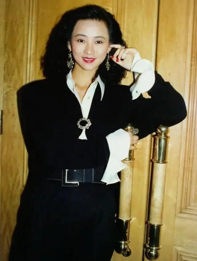 Born in a family of Tsinghua University, known as a "porn star", she ...