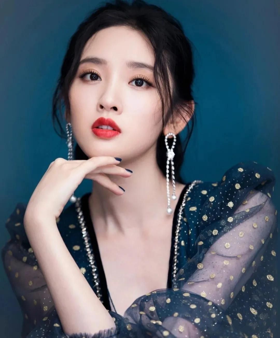Tang Yixin, a dimple goddess with good looks and acting skills - iNEWS