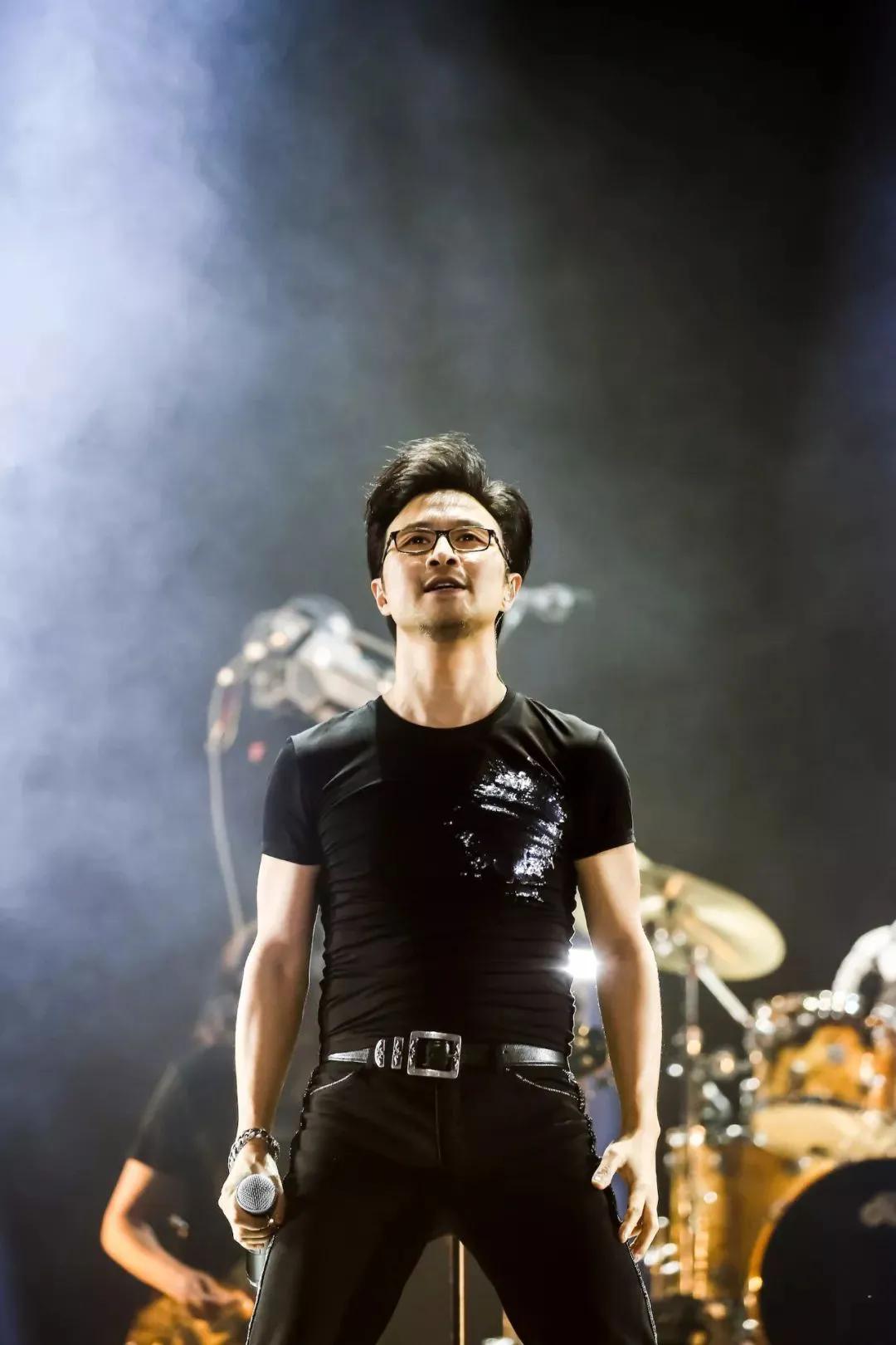 Who smashed the world of Chinese music——Dao Lang, Na Ying, Wang Feng ...