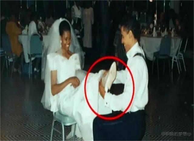 Real old photos: Lenin's wife is so beautiful, Hawking's wedding photo ...