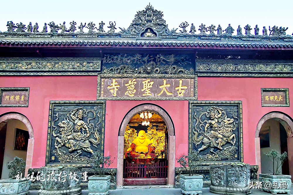 The ancient temple in Chengdu where the wish is very spiritual. Master ...