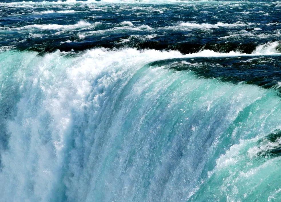 Imagining in front of Niagara Falls - iNEWS