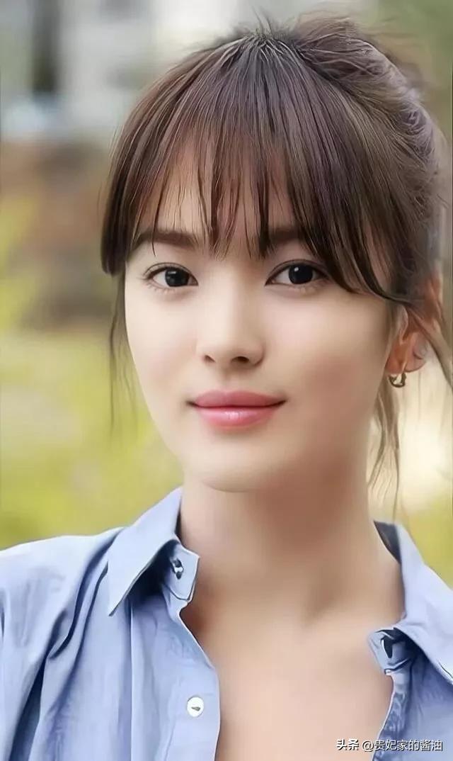 Song Hye Kyo, born on November 22, 1981 in Daegu Metropolitan City ...
